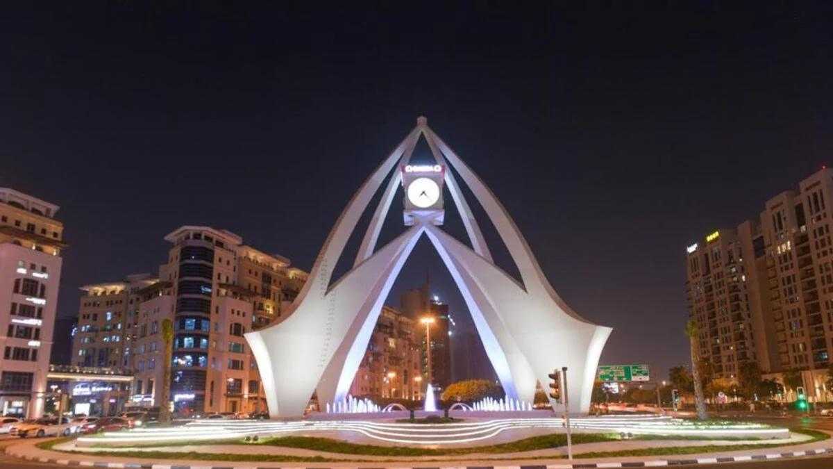 Dubai's Iconic Clock Tower Shines Anew: A Tale of Modernity and ...