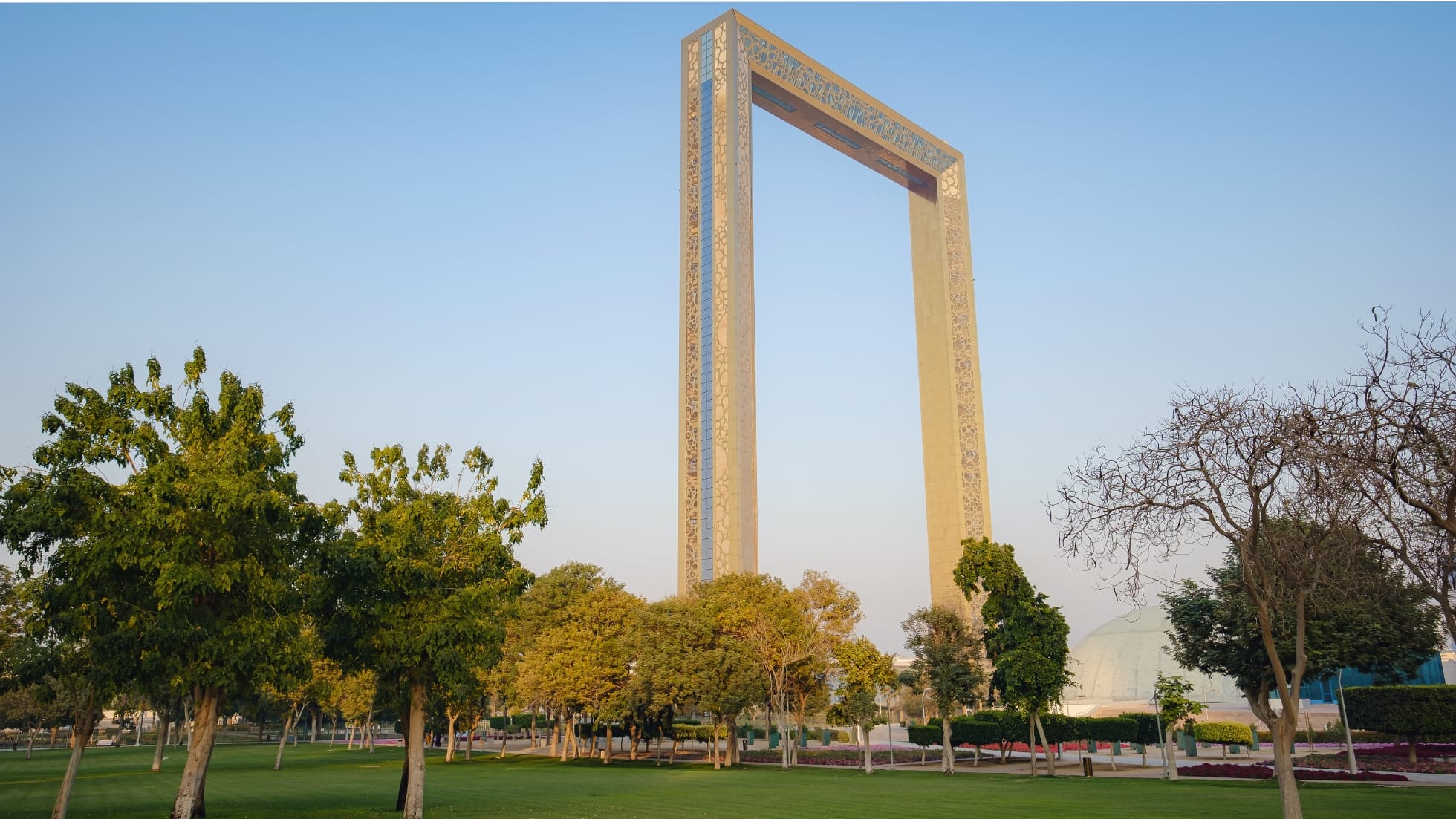 Dubai Frame: Magnificent Frame Connecting History and Future