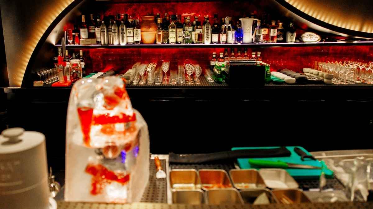 Bar Dali Dubai September Events & Negroni Nights